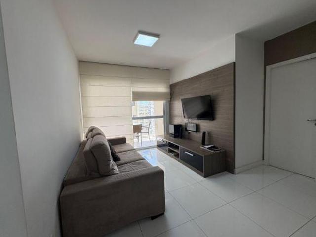 Apartamento 03 dormitório mobiliado no centro de Alphaville andar alto