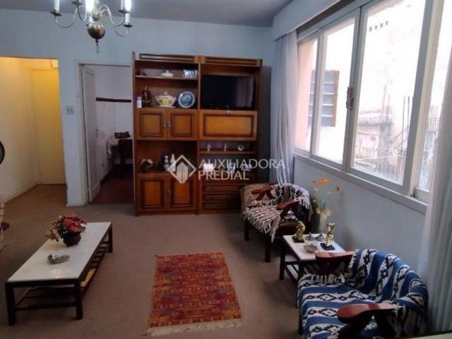 Apartamento 03 dormitórios com sacada, living 02 ambientes, banheiro social, copa cozinha, área de s