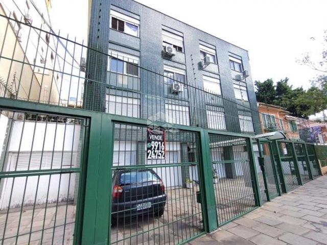 Apartamento 03 dormitórios e 02 vagas com 96m² em ótima localização do bairro Independência
