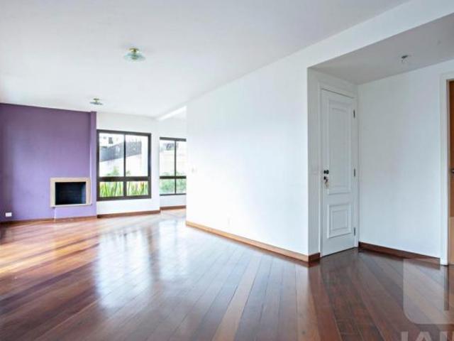 Apartamento, 03 dormitórios, e 03 vagas em Higienópolis Rua Particular!