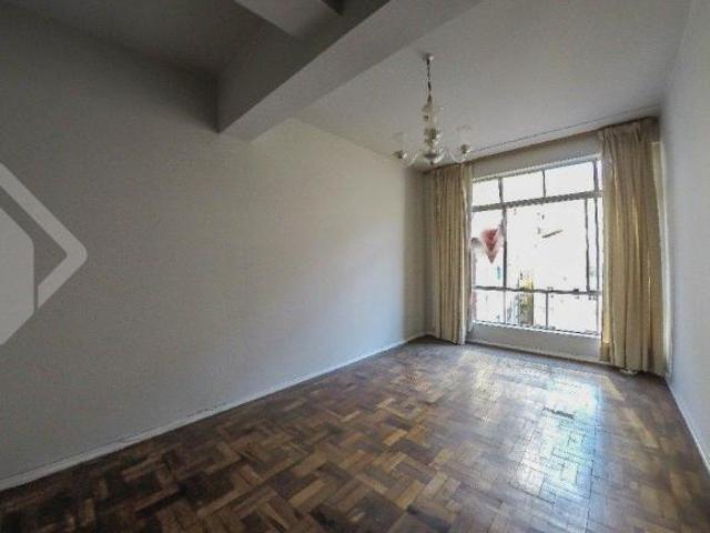 Apartamento 03 dormitórios, Ensolarado e arejado com 92,00 no Centro Histórico de Porto Alegre