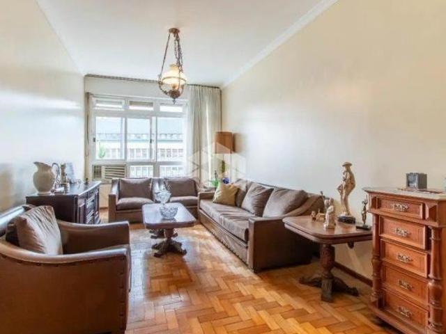 Apartamento 03 dormitórios Frente a URFRGS