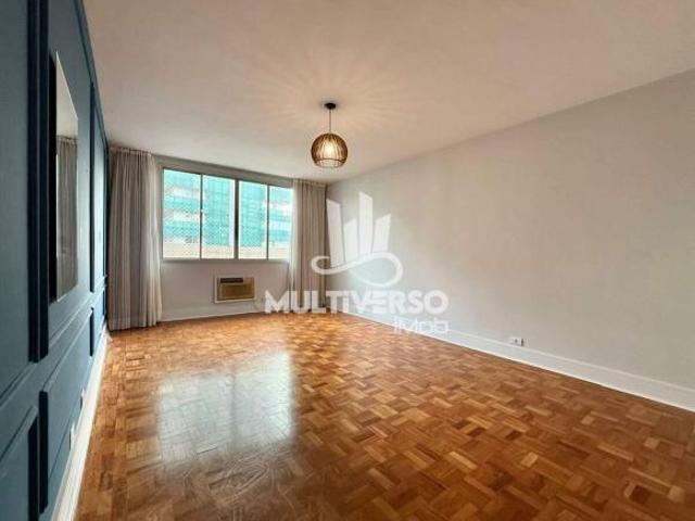 Apartamento 03 dormitorios sendo 01 Suite, Boqueirão, vaga demarcada R$1.050.000,00
