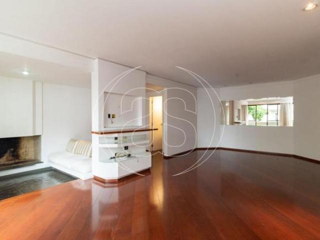 APARTAMENTO 03 DORMITÓRIOS SUÍTE 02 VAGAS 176 M2 ÚTEIS MOEMA PÁSSAROS