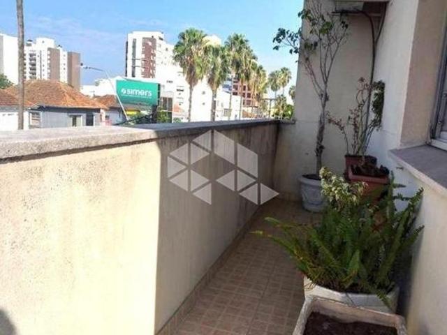 Apartamento 03 dormitórios, suíte e sacada, com 130 m2 área privativa