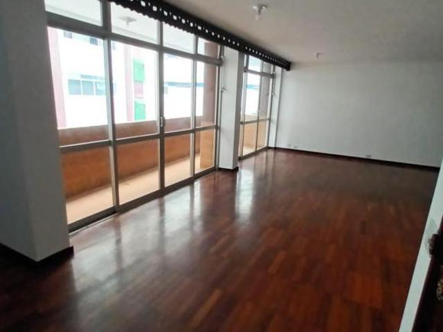 Apartamento 03 Quartos á venda em Santos Gonzaga S/P