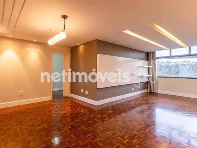Apartamento 03 quartos | Andar alto | Vista livre | Reformado | SQS 109