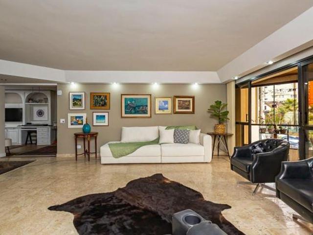 Apartamento 03 quartos, c/suíte e closet, escritório e 2 vagas no Batel