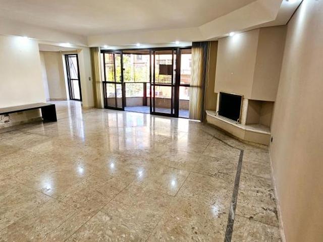 Apartamento 03 quartos, c/suíte e closet, escritório e 2 vagas no Batel