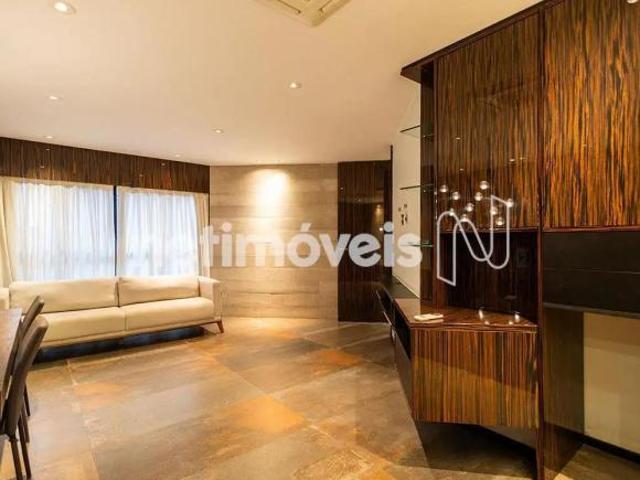 Apartamento 03 quartos reformadíssimo, de alto padrão SQN 109