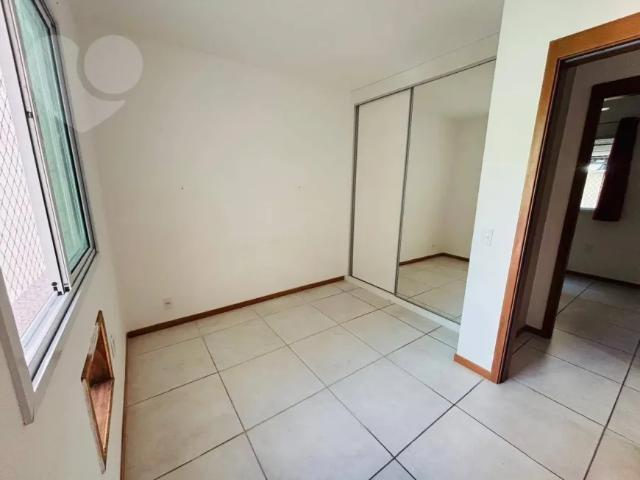 APARTAMENTO: 03 quartos sendo 1 suíte, sala, cozinha, área de serviço, varanda e banheiro social