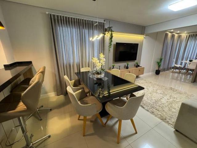 Apartamento 03 quartos/dormitórios, mobiliado e decorado, com terraço e vaga de garagem, no bairro N