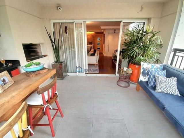 Apartamento 03 suítes 02 vagas Moema fora de rota