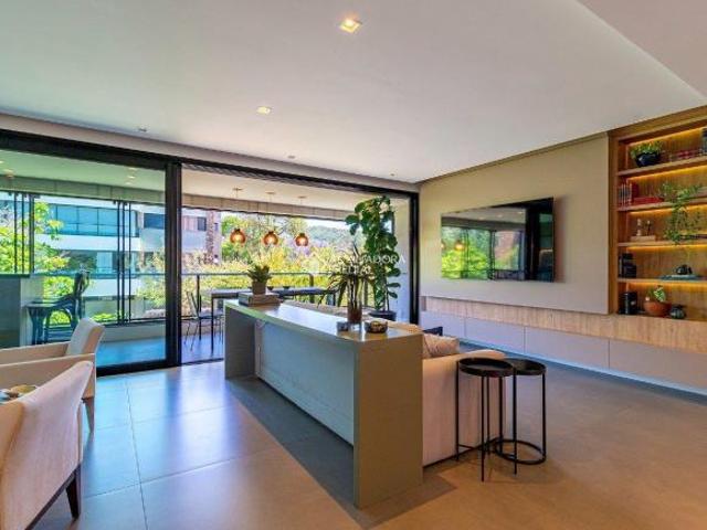 Apartamento 03 Suítes 03 Vagas de garagem próximo ao Guaíba