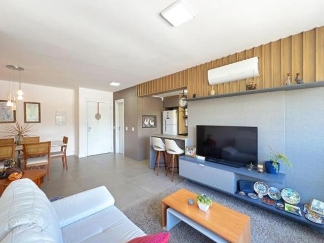 Apartamento 03 Suítes bairro Cristal, 88,97m² de área privativa, semimobiliada e