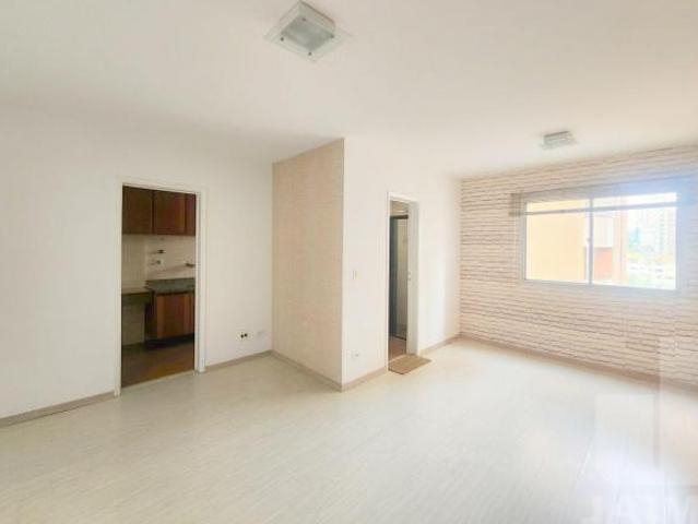 Apartamento 01 dormitório com vaga em Santa Cecilia