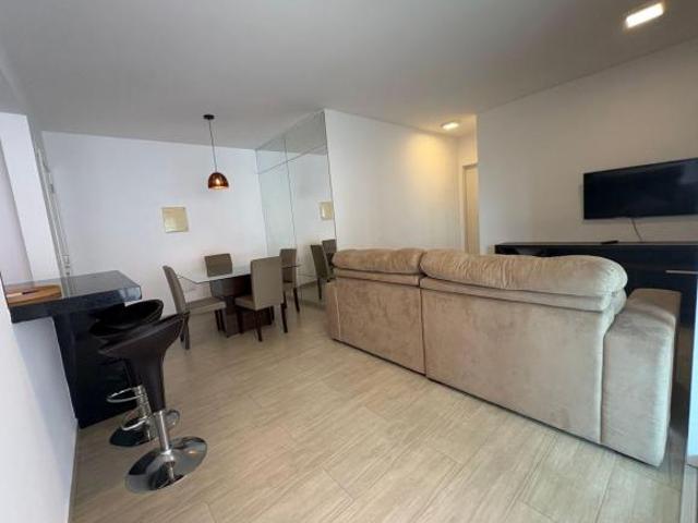 Apartamento 01 dormitório em Alphaville andar alto