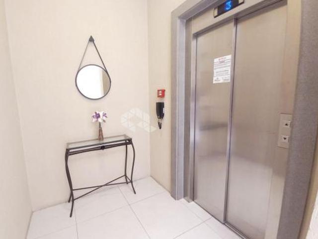 Apartamento 01 quarto, vaga com depósito e salão de festas na avenida principal