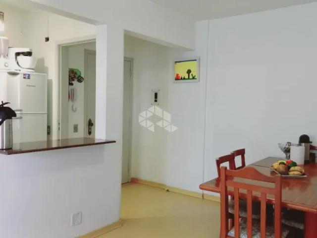 Apartamento 02 dormitórios no Bairro Cristal