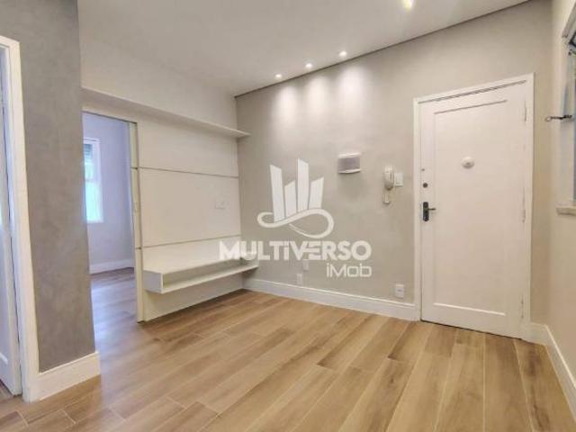 Apartamento 02 Dormitórios, 56m², Embaré, Elevador, Localização privilegiada, Frente Mar, R$461