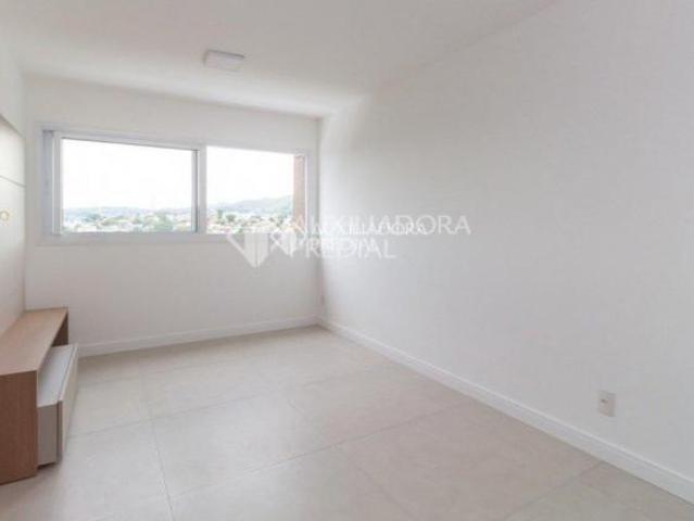 Apartamento 02 dormitórios 01 vaga no bairro Santo Antônio em Porto Alegre