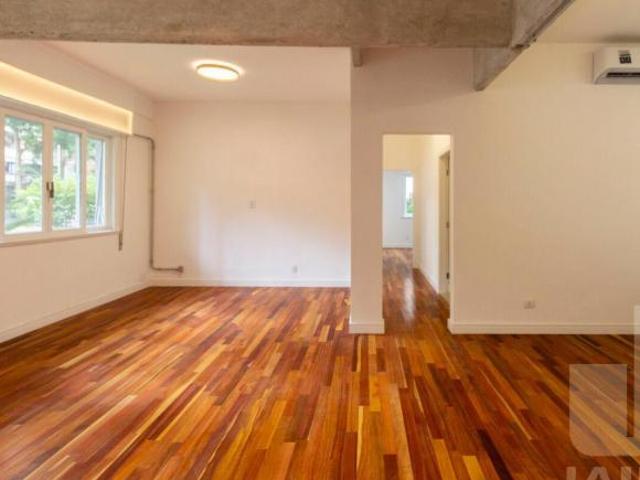 Apartamento 02 dormitórios, 01 vaga em Santa Cecilia.mpecável