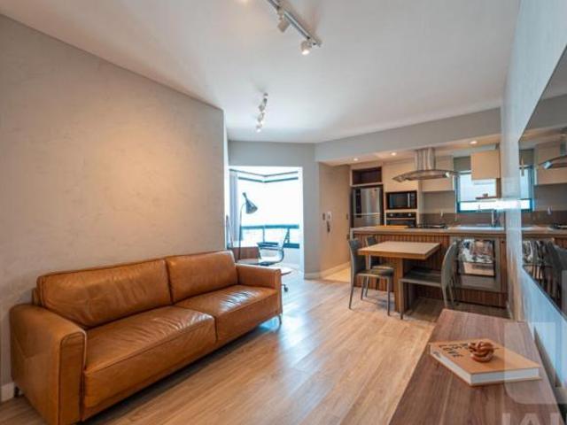 Apartamento 02 dormitórios, 02 vagas em Jardim Paulista