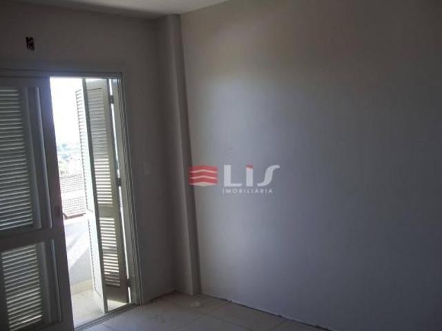 apartamento 02 dormitórios, 3 sacadas em dois irmãos