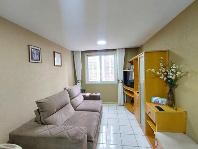 Apartamento 02 dormitórios/ transformado em 03 com 01 vaga Bairro São Sebastião