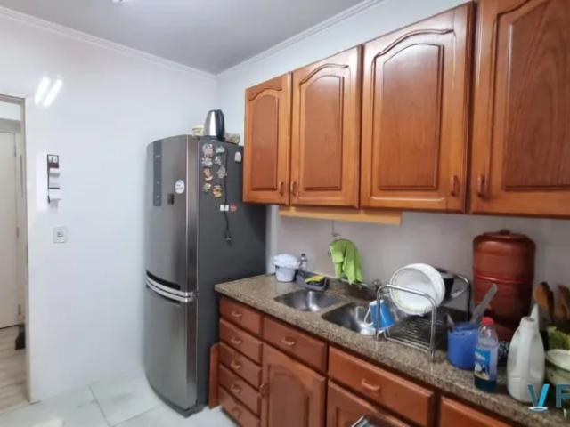 Apartamento 02 dormitórios a venda, térreo, com uma vaga de estacionamento no Ba