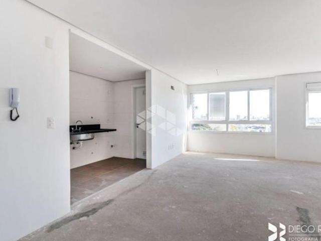 Apartamento 02 Dormitórios com box duplo próximo a Sogipa