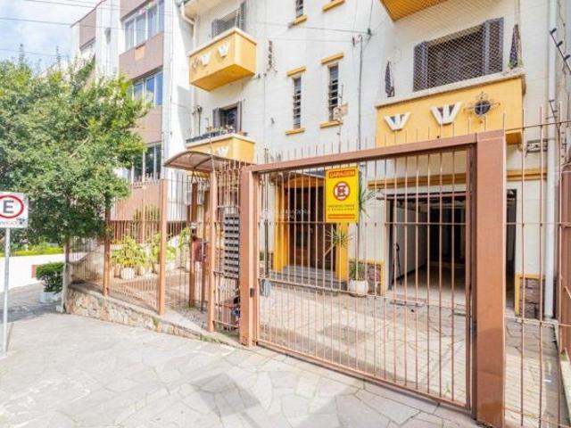 Apartamento 02 dormitórios com garagem no Bom Fim