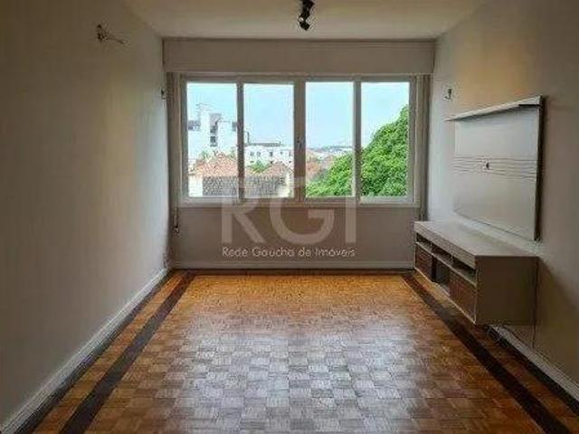 Apartamento 02 dormitórios com dependência e duas vagas no bairro São João