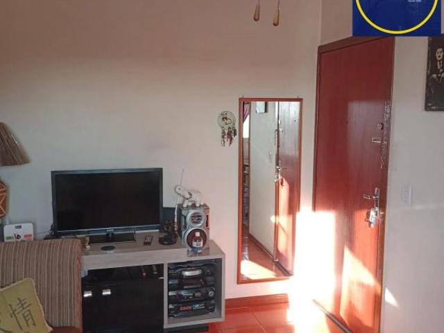 Apartamento 02 dormitórios com estacionamento