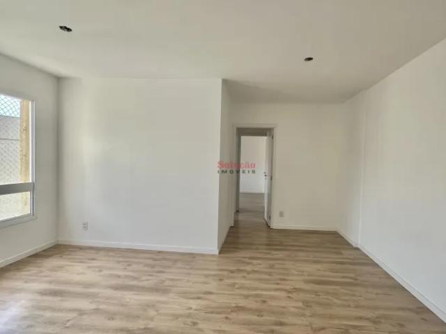 Apartamento 02 dormitórios com suíte, andar alto, garagem coberta no condomínio Life Park