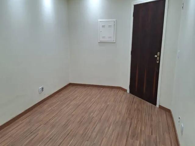 Apartamento 02 dormitórios com vaga de garagem escriturada descoberta