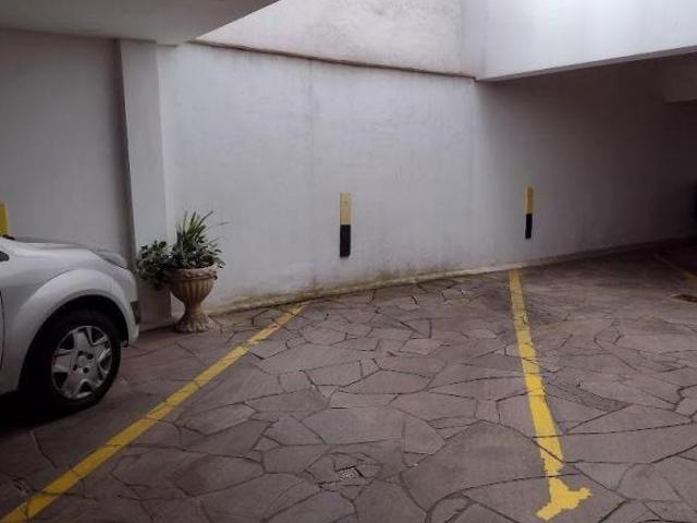 Apartamento 02 dormitórios com vaga na Lucas de Oliveira