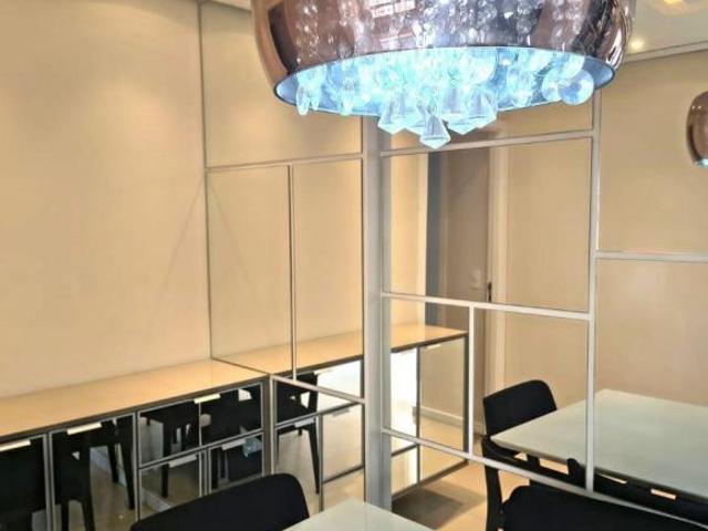 Apartamento 02 dormitórios mobiliado, 01 suite, 01 vaga coberta. Bairro Marechal Rondon