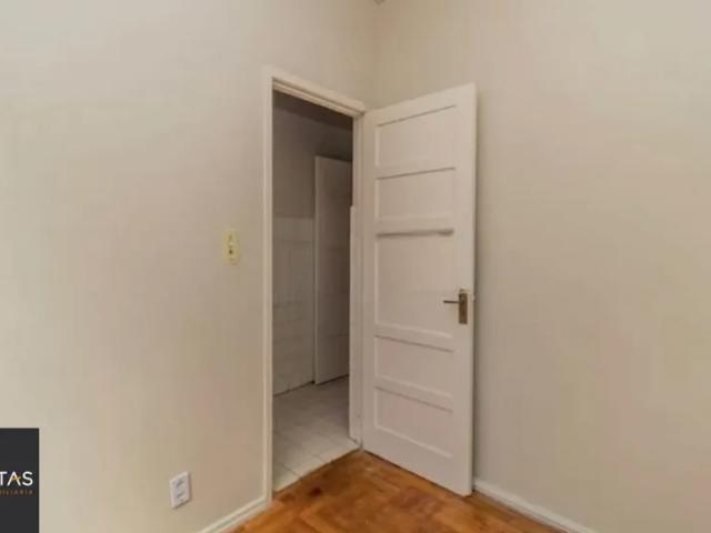 Apartamento 02 dormitorios na Felipe Neri