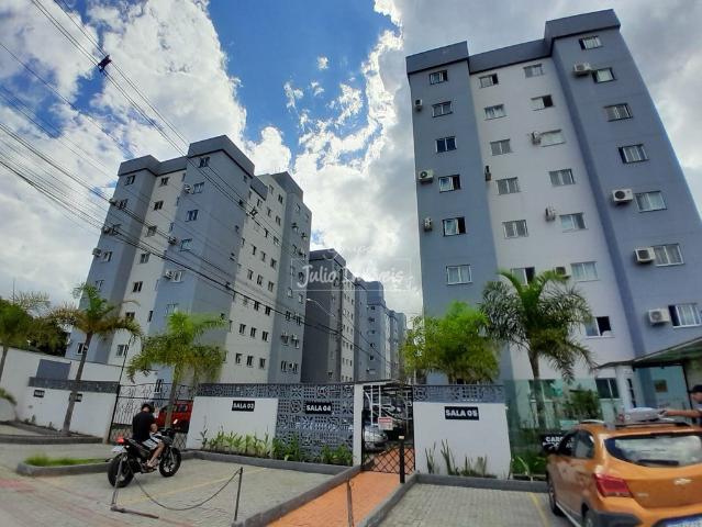 Apartamento 02 dormitórios na Limeira