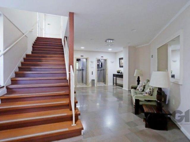 Apartamento 02 dormitórios no Bairro Floresta em Porto Alegre