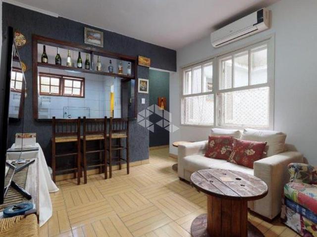 Apartamento 02 dormitórios no bairro Independência, em Porto Alegre