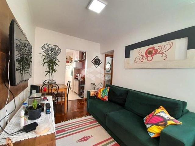 Apartamento 02 dormitórios, reformado, 1 vaga de garagem no bairro Passo D&apos areia, em Porto Alegre. A