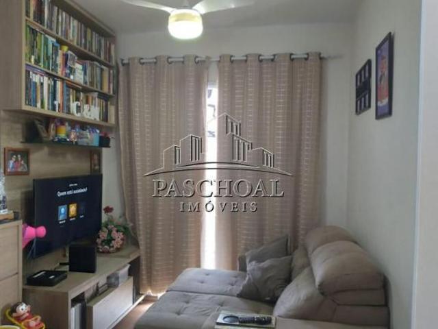 Apartamento 02 dormitórios, sacada, 01 vaga de garagem 500 metros da praia