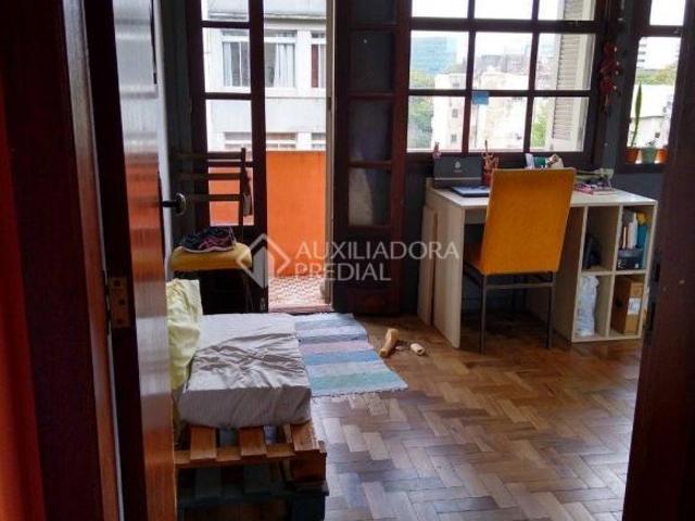 APARTAMENTO 02 DORMITÓRIOS, SACADA NO CENTRO HISTÓRICO