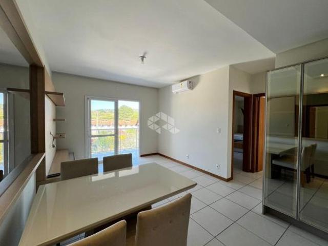 Apartamento 02 dormitórios semimobiliado no Bonfim