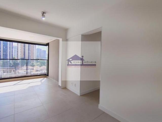 Apartamento 02 dormitórios sendo 01 suite com varanda, lazer, 650 metros do M.