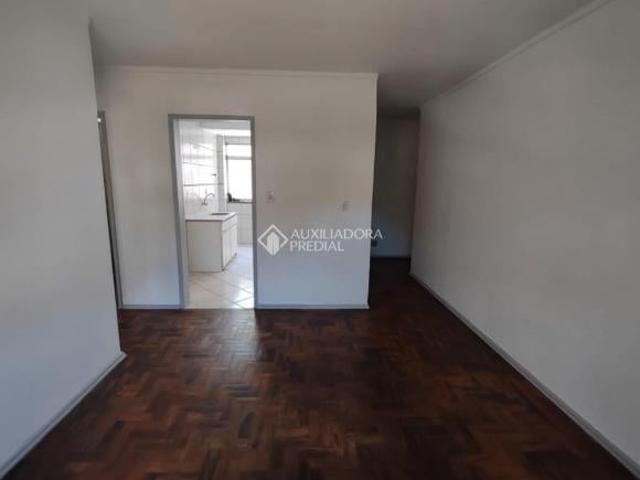 Apartamento 02 quartos no Bairro Passo da Areia Porto Alegre / RS