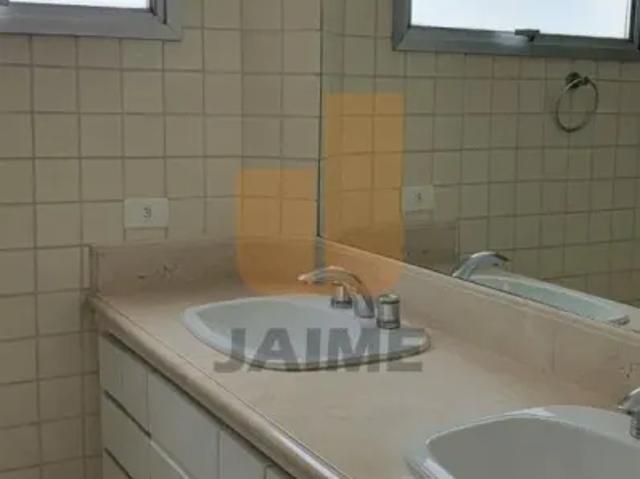 Apartamento 04 dormitórios, 03 vagas em Jardim Paulista