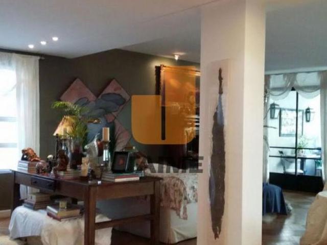 APARTAMENTO 04 DORMITORIOS